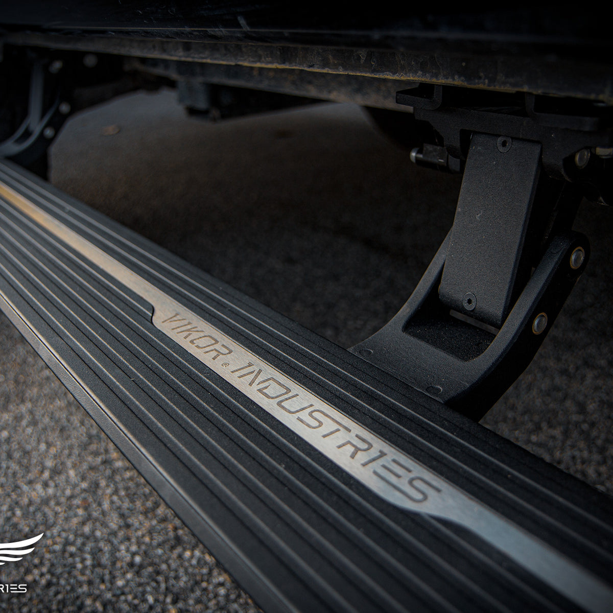 Isuzu DMAX / Holden Colorado - Electric Side Steps - VIKOR INDUSTRIES